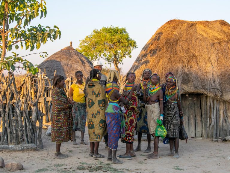 La tribu Muila de Angola: Peinados, tradiciones y rituales - SíaTodo