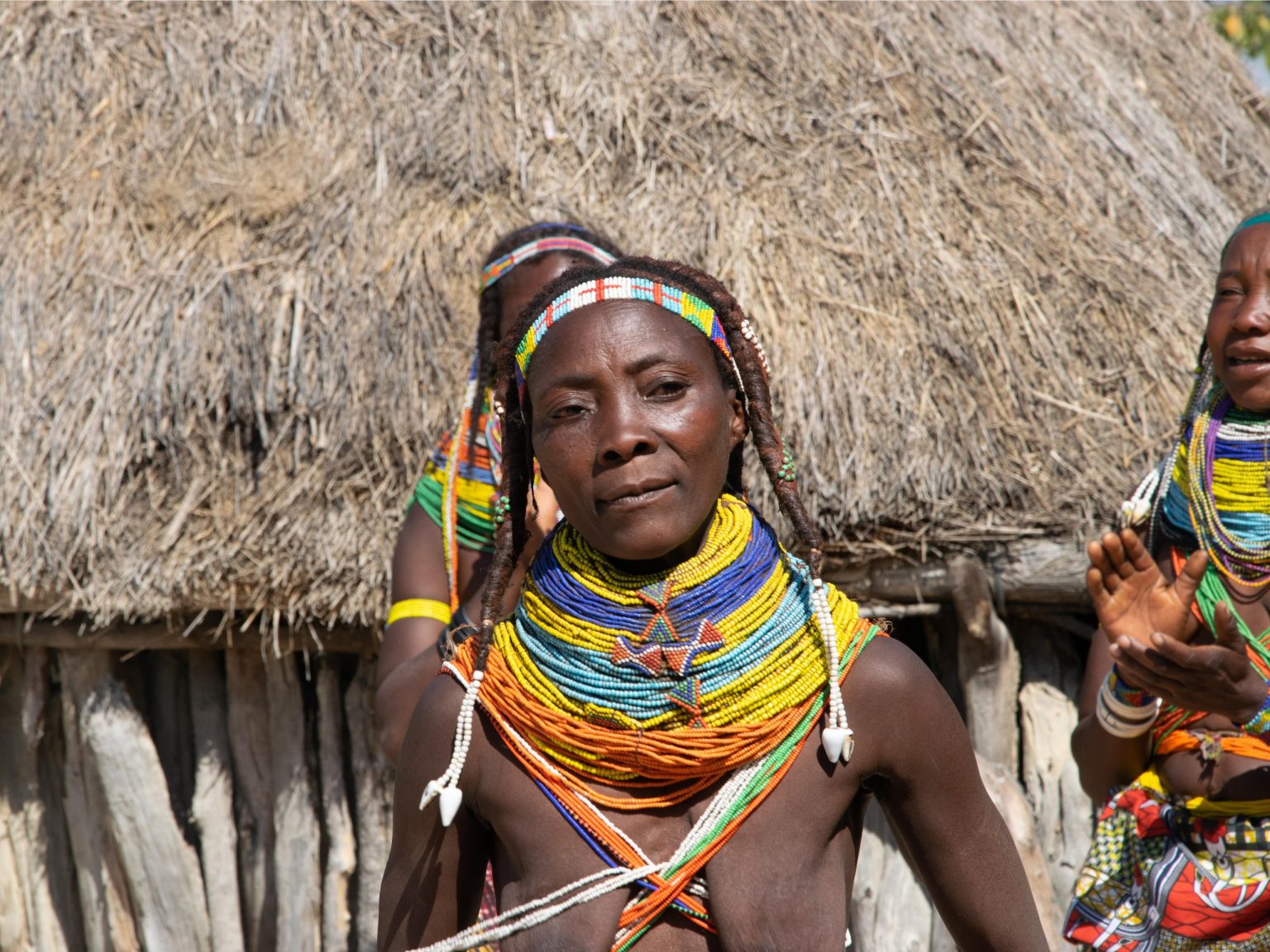 La tribu Muila de Angola: Peinados, tradiciones y rituales - SíaTodo